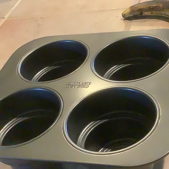 Dining | Pyramid Cakes | Poshmark